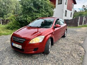 Sarkans Kia Ceed 2008 Viļņa, ar dzinēja tilpumu 1.59 L un nobraukumu 122 tūkst. km par 1200 €, foto 4 vietnē AUTOMOTO.COM.LV