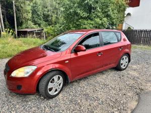 Sarkans Kia Ceed 2008 Viļņa, ar dzinēja tilpumu 1.59 L un nobraukumu 122 tūkst. km par 1200 €, foto 5 vietnē AUTOMOTO.COM.LV
