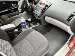Sarkans Kia Ceed 2008 Viļņa, ar dzinēja tilpumu 1.59 L un nobraukumu 122 tūkst. km par 1200 €, foto 18 vietnē AUTOMOTO.COM.LV