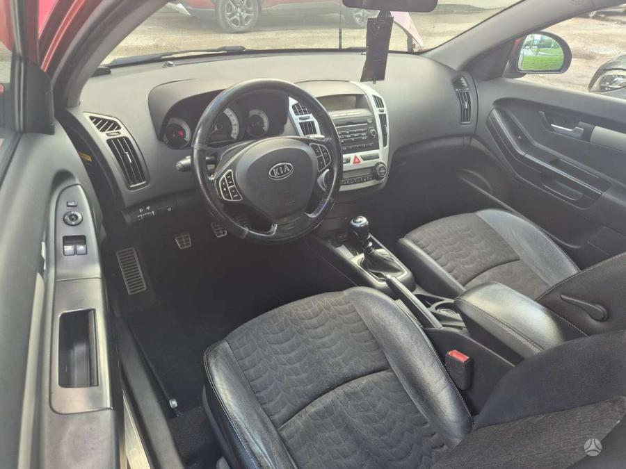 Sarkans Kia Ceed 2008 Kauņa, ar dzinēja tilpumu 1.58 L un nobraukumu 296 tūkst. km par 1495 €, foto 9 vietnē AUTOMOTO.COM.LV