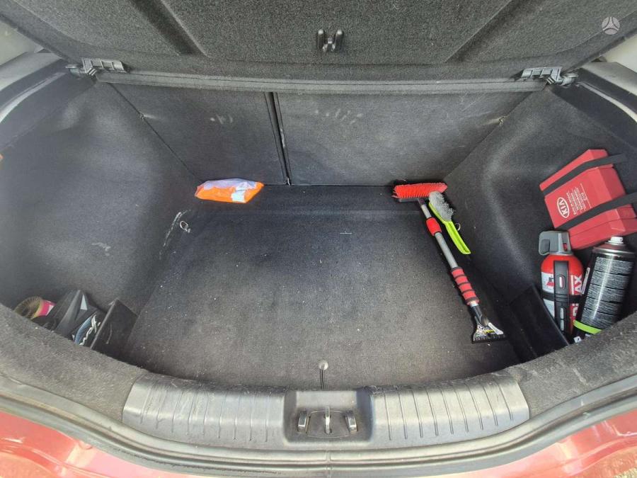 Sarkans Kia Ceed 2008 Kauņa, ar dzinēja tilpumu 1.58 L un nobraukumu 296 tūkst. km par 1495 €, foto 14 vietnē AUTOMOTO.COM.LV