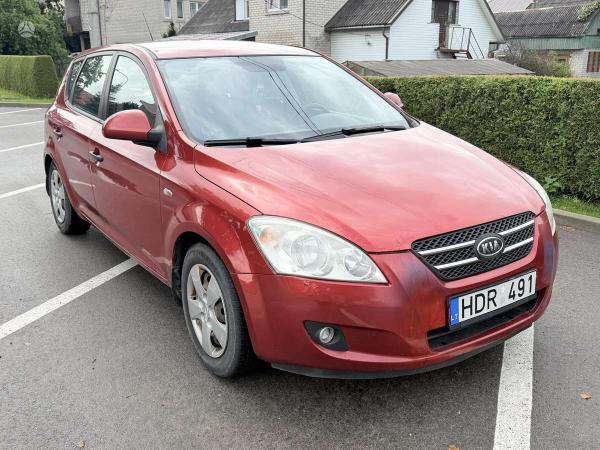 Sarkans Kia Ceed 2008 Viļņa, ar dzinēja tilpumu 1.40 L un nobraukumu 2 tūkst. km par 949 €, foto 5 vietnē AUTOMOTO.COM.LV