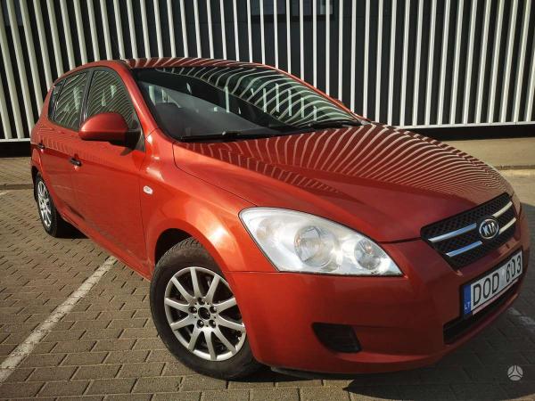 Sarkans Kia Ceed 2008 Viļņa, ar dzinēja tilpumu 1.60 L un nobraukumu 259 tūkst. km par 3553 €, foto 1 vietnē AUTOMOTO.COM.LV