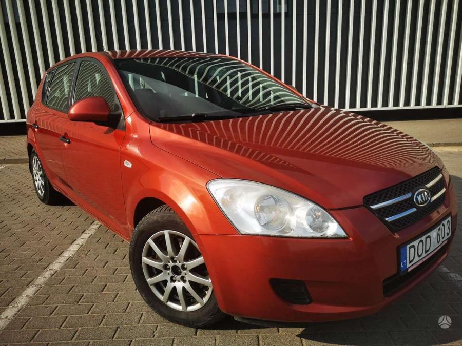 Sarkans Kia Ceed 2008 Viļņa, ar dzinēja tilpumu 1.60 L un nobraukumu 259 tūkst. km par 3553 €, foto 1 vietnē AUTOMOTO.COM.LV