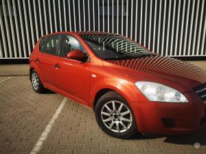 Sarkans Kia Ceed 2008 Viļņa, ar dzinēja tilpumu 1.60 L un nobraukumu 259 tūkst. km par 3553 €, foto 9 vietnē AUTOMOTO.COM.LV