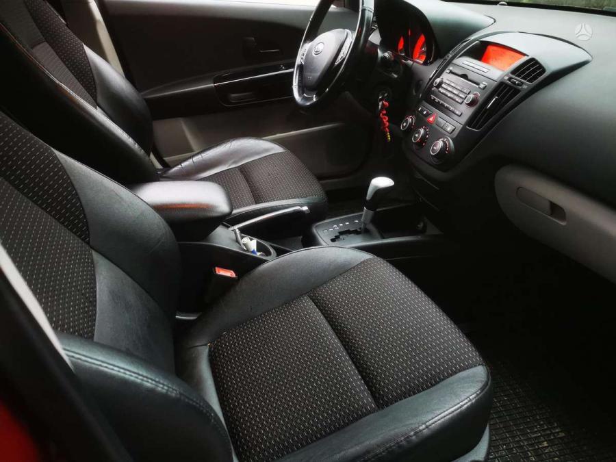 Sarkans Kia Ceed 2008 Viļņa, ar dzinēja tilpumu 1.60 L un nobraukumu 259 tūkst. km par 3553 €, foto 12 vietnē AUTOMOTO.COM.LV
