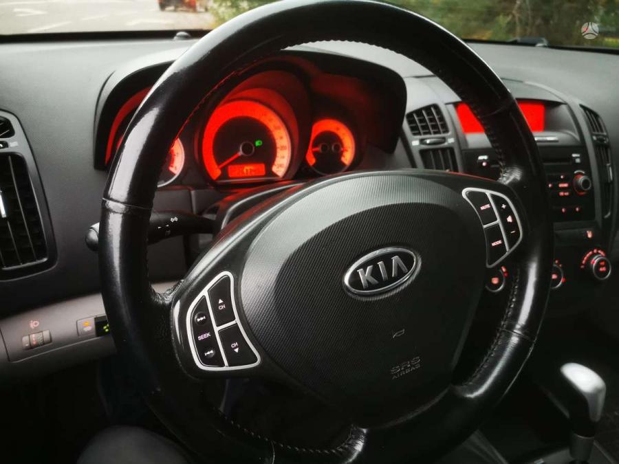 Sarkans Kia Ceed 2008 Viļņa, ar dzinēja tilpumu 1.60 L un nobraukumu 259 tūkst. km par 3553 €, foto 13 vietnē AUTOMOTO.COM.LV