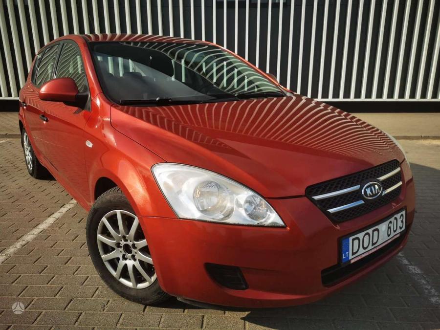 Sarkans Kia Ceed 2008 Viļņa, ar dzinēja tilpumu 1.60 L un nobraukumu 259 tūkst. km par 3553 €, foto 18 vietnē AUTOMOTO.COM.LV