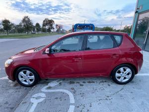 Red Kia Ceed 2010 in Panevezys, with an engine capacity of 1.58 L and mileage of 272 thousand km for 2850 €, photo 9 on AUTOMOTO.COM.LV