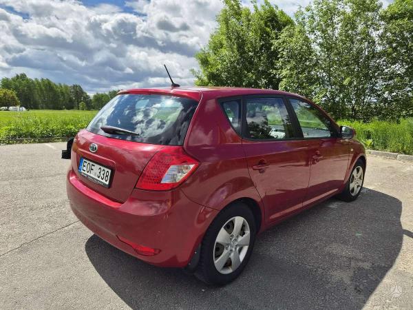 Sarkans Kia Ceed 2011 Viļņa, ar dzinēja tilpumu 1.40 L un nobraukumu 194 tūkst. km par 2000 €, foto 4 vietnē AUTOMOTO.COM.LV
