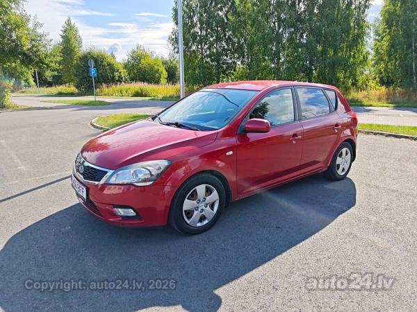 Красный Киа Сид 2011 в Таллин, объемом двигателя 1.40 л и пробегом 271 тыс. км за 2300 €, фото 1 на AUTOMOTO.COM.LV