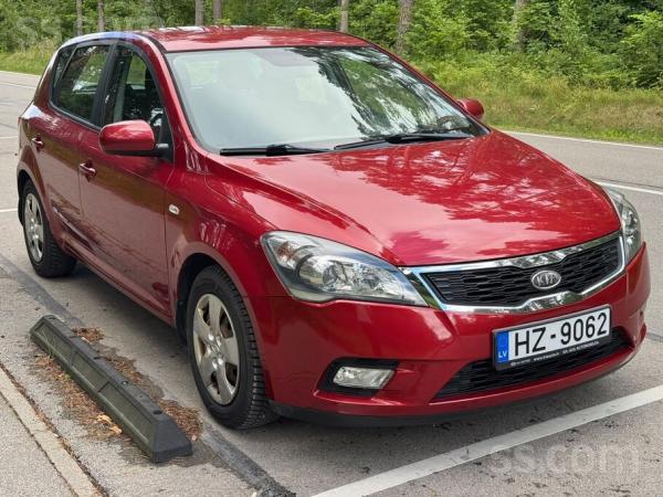 Красный Киа Сид 2012 в Рига, объемом двигателя 1.40 л и пробегом 94 тыс. км за 4500 €, фото 1 на AUTOMOTO.COM.LV