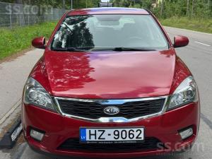 Red Kia Ceed 2012 in Riga, with an engine capacity of 1.40 L and mileage of 94 thousand km for 4500 €, photo 3 on AUTOMOTO.COM.LV