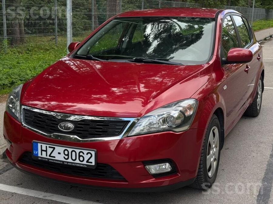Red Kia Ceed 2012 in Riga, with an engine capacity of 1.40 L and mileage of 94 thousand km for 4500 €, photo 4 on AUTOMOTO.COM.LV