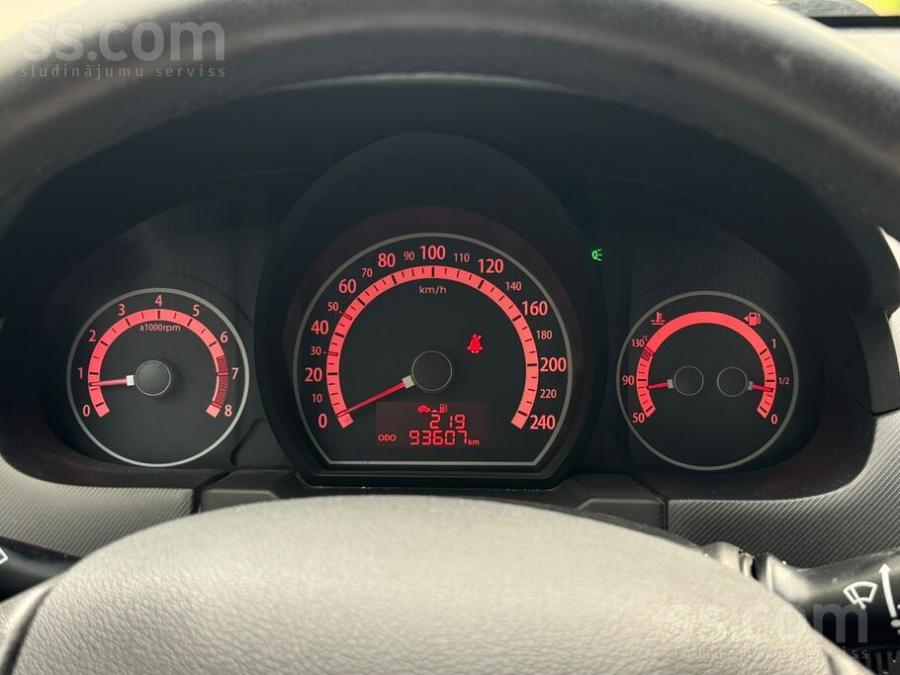Red Kia Ceed 2012 in Riga, with an engine capacity of 1.40 L and mileage of 94 thousand km for 4500 €, photo 8 on AUTOMOTO.COM.LV