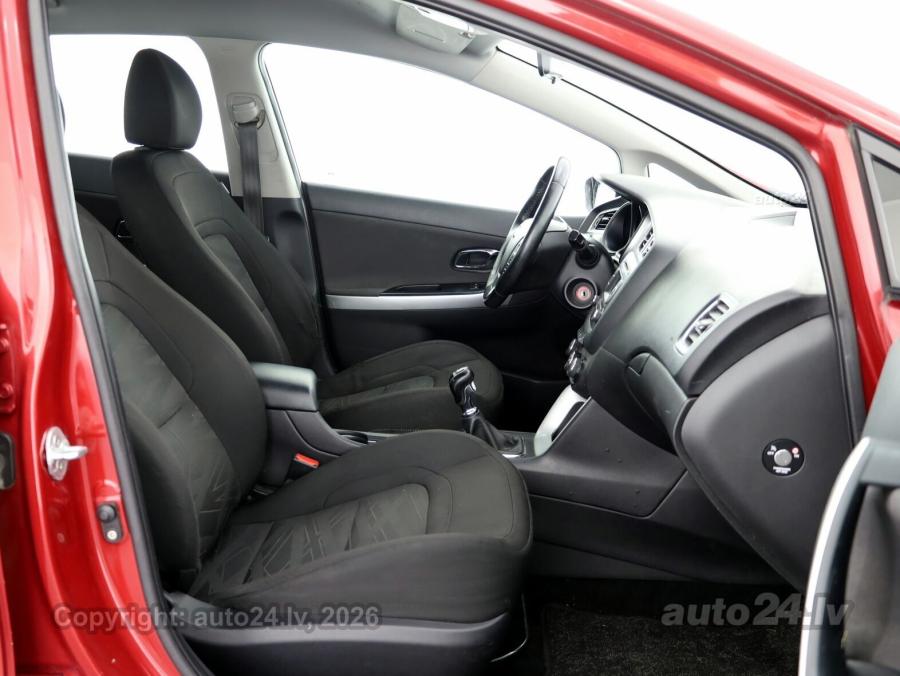 Red Kia Ceed 2012 in Tallinn, with an engine capacity of 1.60 L and mileage of 319 thousand km for 2799 €, photo 7 on AUTOMOTO.COM.LV