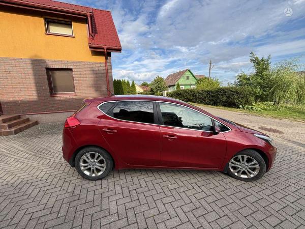 Sarkans Kia Ceed 2013 Trakai, ar dzinēja tilpumu 1.58 L un nobraukumu 246 tūkst. km par 5500 €, foto 6 vietnē AUTOMOTO.COM.LV