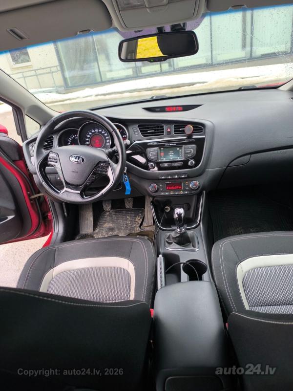 Red Kia Ceed 2015 in Tallinn, with an engine capacity of 1.60 L and mileage of 159 thousand km for 6200 €, photo 8 on AUTOMOTO.COM.LV