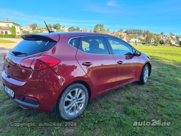 Red Kia Ceed 2015 in Tallinn, with an engine capacity of 1.60 L and mileage of 145 thousand km for 7500 €, photo 5 on AUTOMOTO.COM.LV