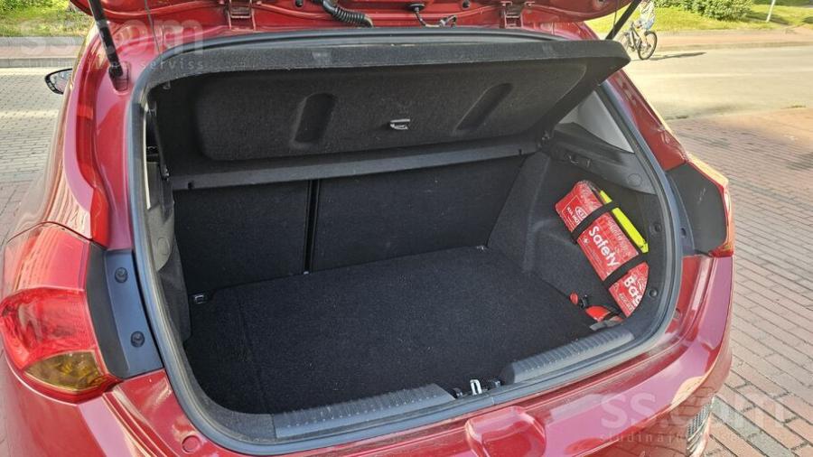 Sarkans Kia Ceed 2015 Liepāja, ar dzinēja tilpumu 1.60 L un nobraukumu 99 tūkst. km par 6800 €, foto 4 vietnē AUTOMOTO.COM.LV