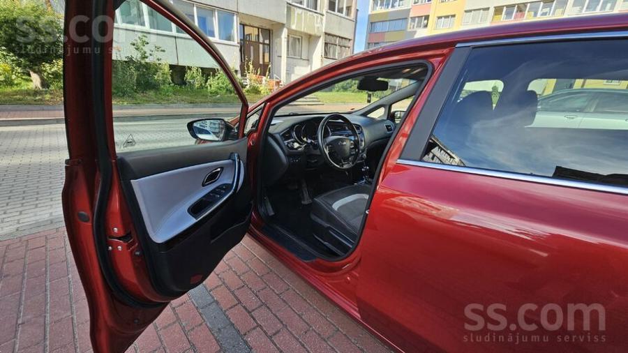 Sarkans Kia Ceed 2015 Liepāja, ar dzinēja tilpumu 1.60 L un nobraukumu 99 tūkst. km par 6800 €, foto 6 vietnē AUTOMOTO.COM.LV