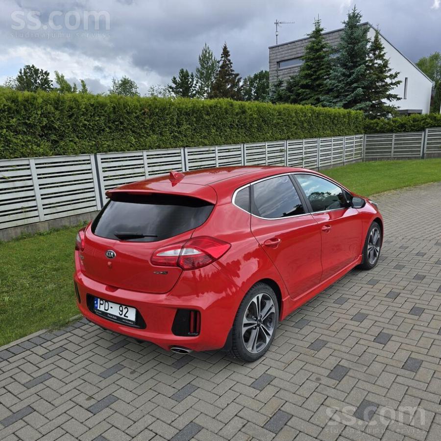 Red Kia Ceed 2017 in Riga, with an engine capacity of 1.60 L and mileage of 136 thousand km for 6999 €, photo 6 on AUTOMOTO.COM.LV