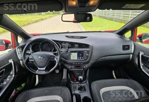 Red Kia Ceed 2017 in Riga, with an engine capacity of 1.60 L and mileage of 136 thousand km for 6999 €, photo 10 on AUTOMOTO.COM.LV