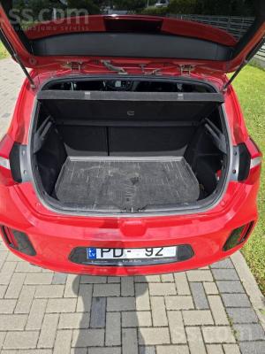 Red Kia Ceed 2017 in Riga, with an engine capacity of 1.60 L and mileage of 136 thousand km for 6999 €, photo 12 on AUTOMOTO.COM.LV