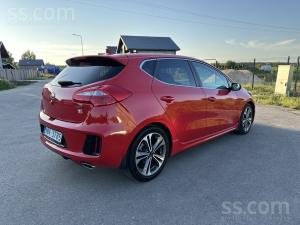 Red Kia Ceed 2017 in Riga, with an engine capacity of 1.60 L and mileage of 111 thousand km for 8000 €, photo 3 on AUTOMOTO.COM.LV