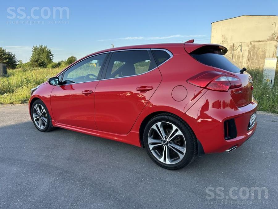 Red Kia Ceed 2017 in Riga, with an engine capacity of 1.60 L and mileage of 111 thousand km for 8000 €, photo 5 on AUTOMOTO.COM.LV