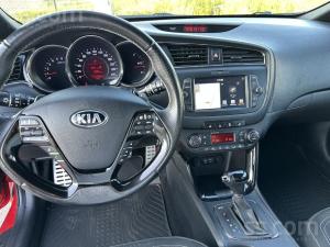 Red Kia Ceed 2017 in Riga, with an engine capacity of 1.60 L and mileage of 111 thousand km for 8000 €, photo 6 on AUTOMOTO.COM.LV