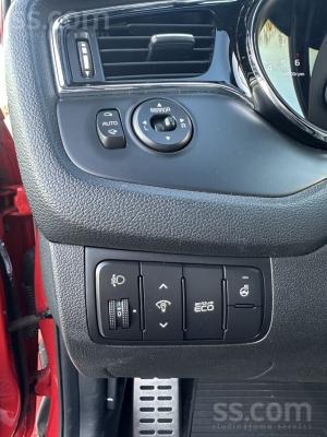 Red Kia Ceed 2017 in Riga, with an engine capacity of 1.60 L and mileage of 111 thousand km for 8000 €, photo 9 on AUTOMOTO.COM.LV