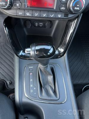 Red Kia Ceed 2017 in Riga, with an engine capacity of 1.60 L and mileage of 111 thousand km for 8000 €, photo 10 on AUTOMOTO.COM.LV