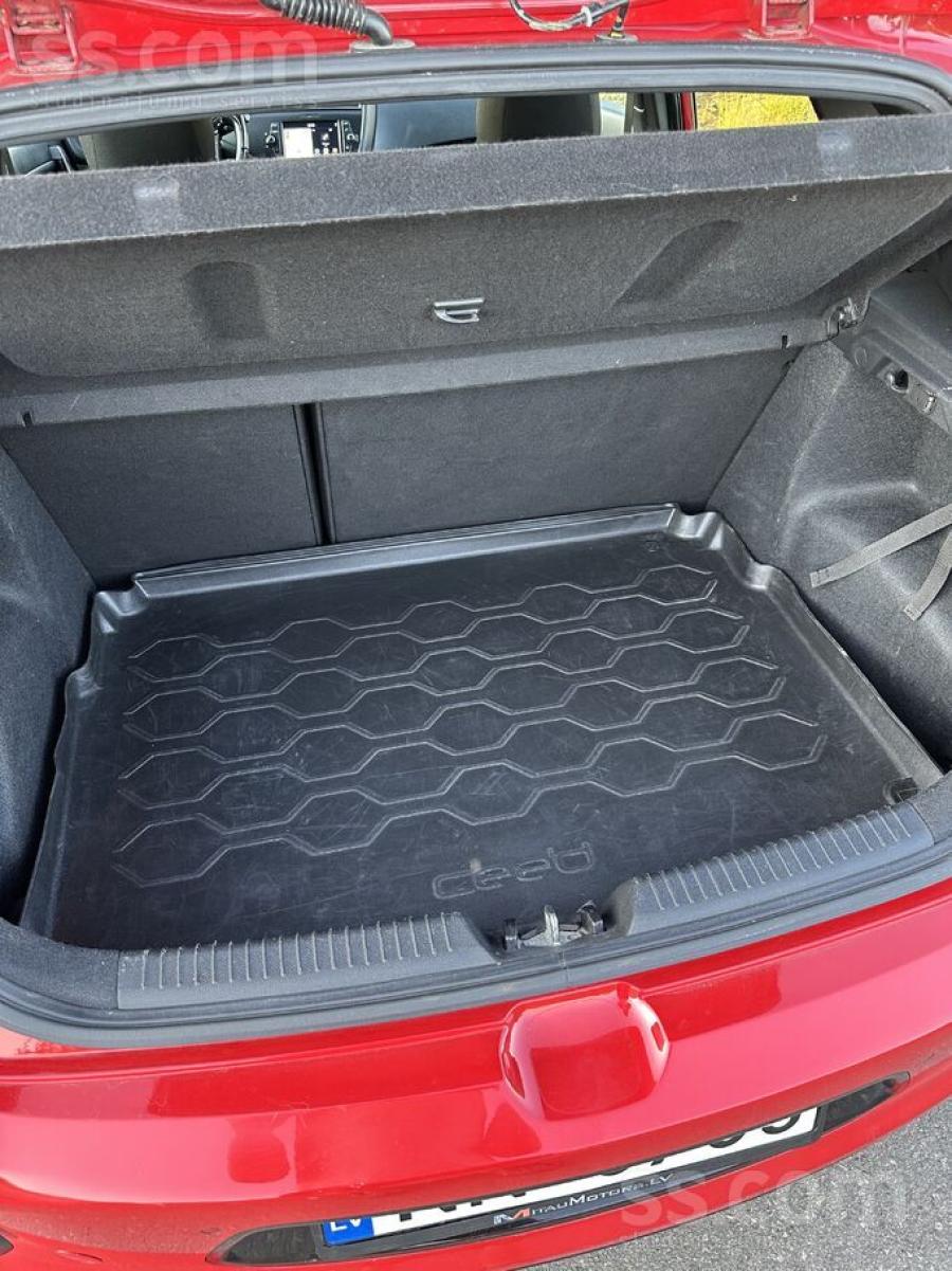 Red Kia Ceed 2017 in Riga, with an engine capacity of 1.60 L and mileage of 111 thousand km for 8000 €, photo 11 on AUTOMOTO.COM.LV