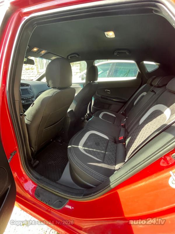 Red Kia Ceed 2017 in Tallinn, with an engine capacity of 1.60 L and mileage of 132 thousand km for 9300 €, photo 6 on AUTOMOTO.COM.LV
