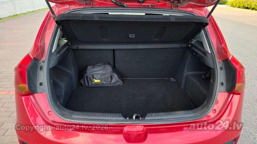 Red Kia Ceed 2017 in Tallinn, with an engine capacity of 1.60 L and mileage of 168 thousand km for 6990 €, photo 21 on AUTOMOTO.COM.LV