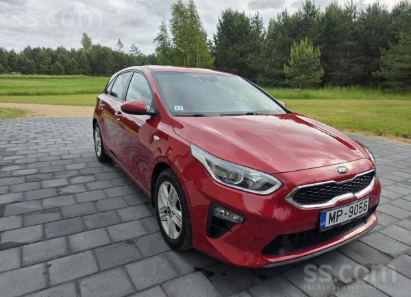 Red Kia Ceed 2020 in Riga, with an engine capacity of 1.00 L and mileage of 97 thousand km for 10950 €, photo 1 on AUTOMOTO.COM.LV