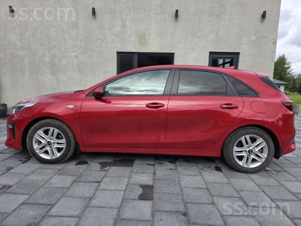Red Kia Ceed 2020 in Riga, with an engine capacity of 1.00 L and mileage of 97 thousand km for 10950 €, photo 2 on AUTOMOTO.COM.LV