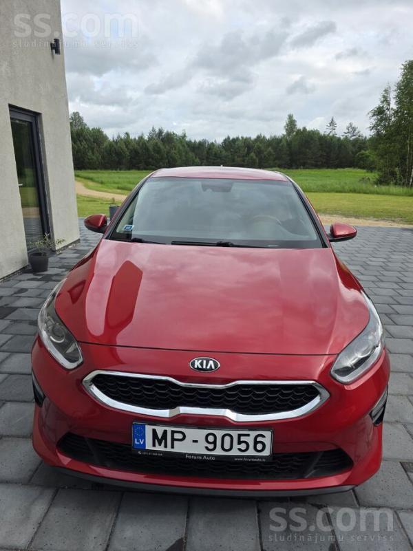 Red Kia Ceed 2020 in Riga, with an engine capacity of 1.00 L and mileage of 97 thousand km for 10950 €, photo 3 on AUTOMOTO.COM.LV