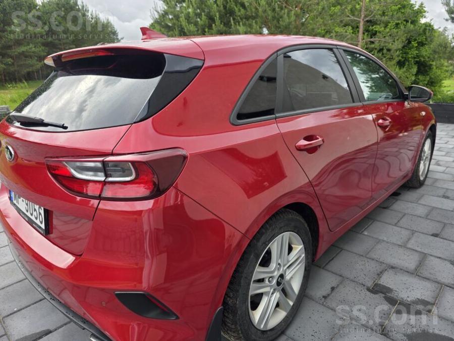 Red Kia Ceed 2020 in Riga, with an engine capacity of 1.00 L and mileage of 97 thousand km for 10950 €, photo 6 on AUTOMOTO.COM.LV