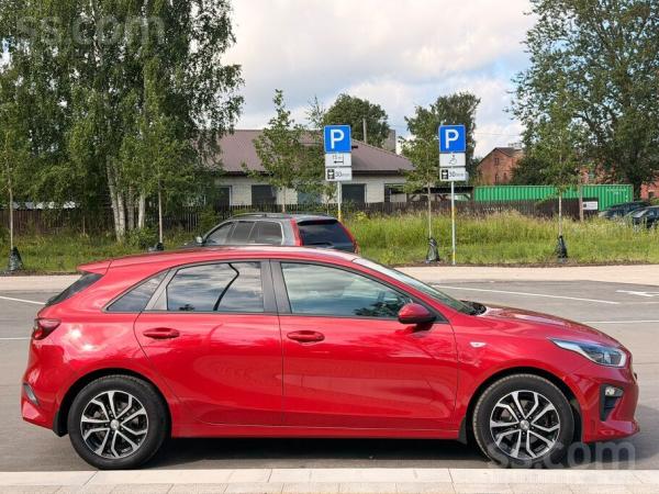 Red Kia Ceed 2020 in Riga, with an engine capacity of 1.60 L and mileage of 161 thousand km for 8900 €, photo 5 on AUTOMOTO.COM.LV