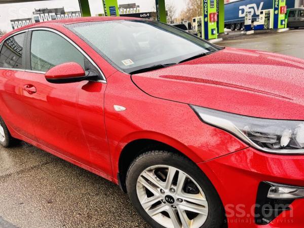 Red Kia Ceed 2020 in Riga, with an engine capacity of 1.30 L and mileage of 94 thousand km for 7999 €, photo 4 on AUTOMOTO.COM.LV