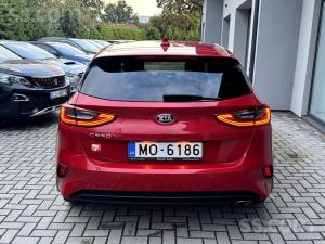 Red Kia Ceed 2020 in Riga, with an engine capacity of 1.40 L and mileage of 95 thousand km for 11500 €, photo 6 on AUTOMOTO.COM.LV
