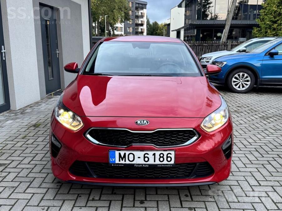 Red Kia Ceed 2020 in Riga, with an engine capacity of 1.40 L and mileage of 95 thousand km for 11500 €, photo 7 on AUTOMOTO.COM.LV