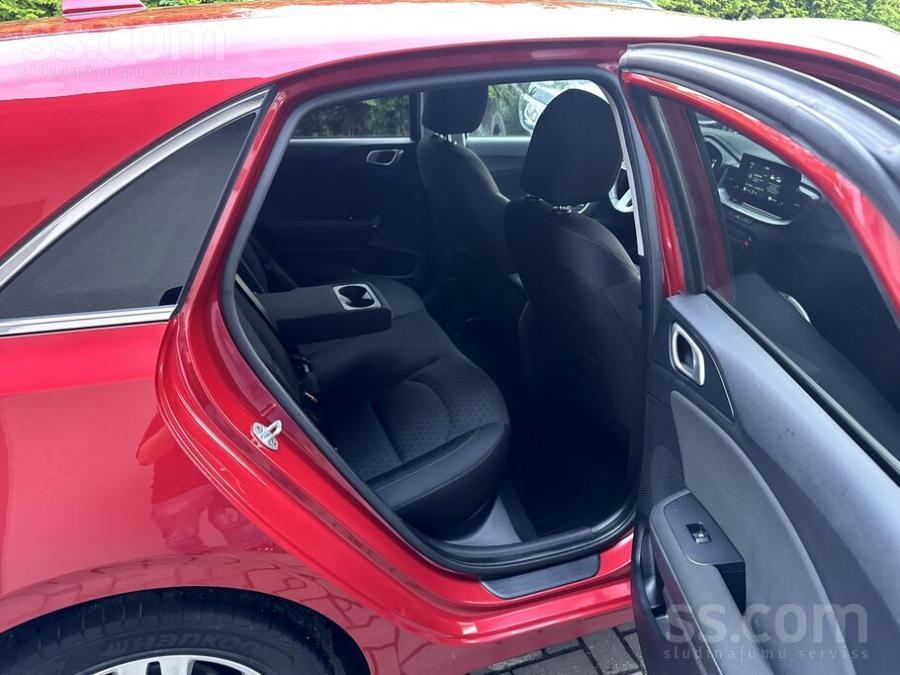 Red Kia Ceed 2020 in Riga, with an engine capacity of 1.40 L and mileage of 95 thousand km for 11500 €, photo 11 on AUTOMOTO.COM.LV