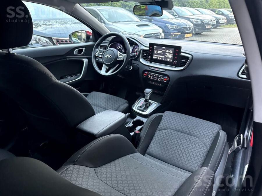 Red Kia Ceed 2020 in Riga, with an engine capacity of 1.40 L and mileage of 95 thousand km for 11500 €, photo 13 on AUTOMOTO.COM.LV