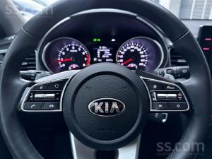 Red Kia Ceed 2020 in Riga, with an engine capacity of 1.40 L and mileage of 95 thousand km for 11500 €, photo 22 on AUTOMOTO.COM.LV