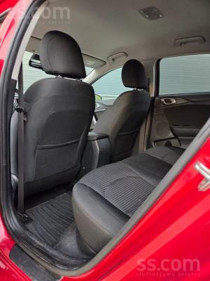 Sarkans Kia Ceed 2020 Rīga, ar dzinēja tilpumu 1.60 L un nobraukumu 165 tūkst. km par 8500 €, foto 26 vietnē AUTOMOTO.COM.LV