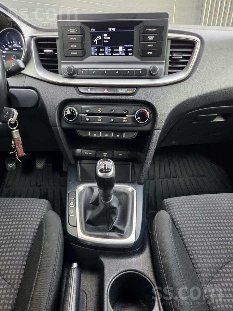 Sarkans Kia Ceed 2020 Rīga, ar dzinēja tilpumu 1.60 L un nobraukumu 165 tūkst. km par 8500 €, foto 31 vietnē AUTOMOTO.COM.LV