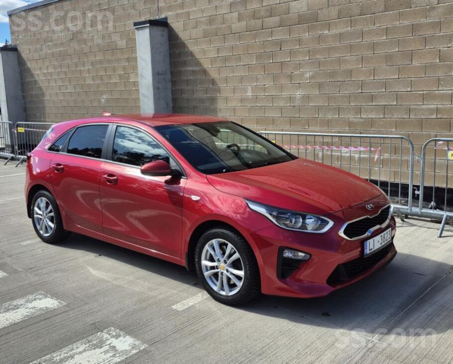 Red Kia Ceed 2021 in Riga, with an engine capacity of 1.50 L and mileage of 42 thousand km for 14900 €, photo 1 on AUTOMOTO.COM.LV